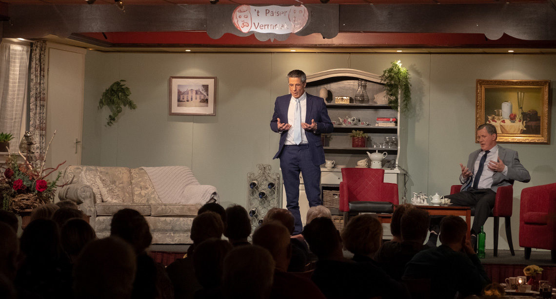 ‘t Paiser Vermoak vermaakt publiek met de 'Missisippi Roos' | DitisPeize